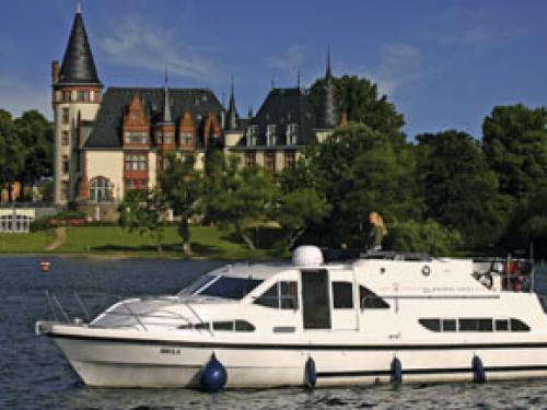 Kruepelsee Houseboat Rentals - Houseboat Holiday